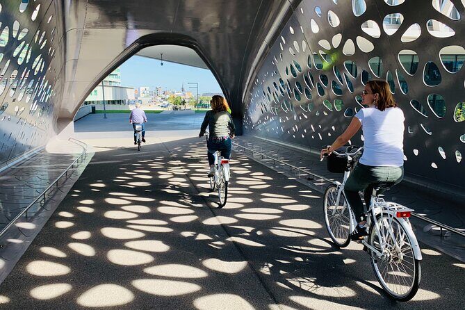 Guided Bike Tour: 2 Hours Highlights of Antwerp - Breaking Down the Itinerary