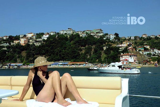 Guided Bosphorus & Black Sea Cruise  4 Stops from Istanbul - The Guide and Group Size