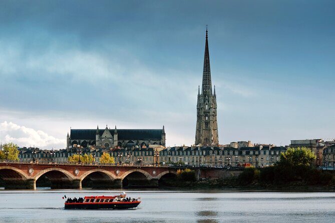Guided cruise Bordeaux UNESCO - The Realistic Drawbacks