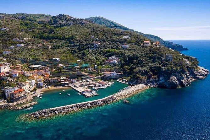 Guided day by boat to the Secrets of the Island of Capri - Authentic Experiences from Reviewers