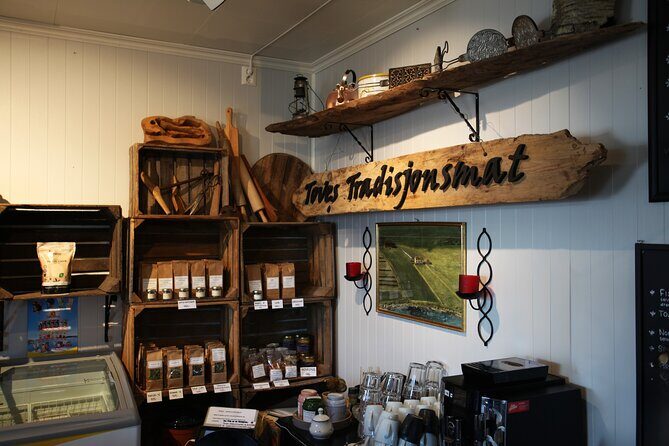 Guided easy snowshoeing with a visit to local café - The Experience in Detail: What to Expect