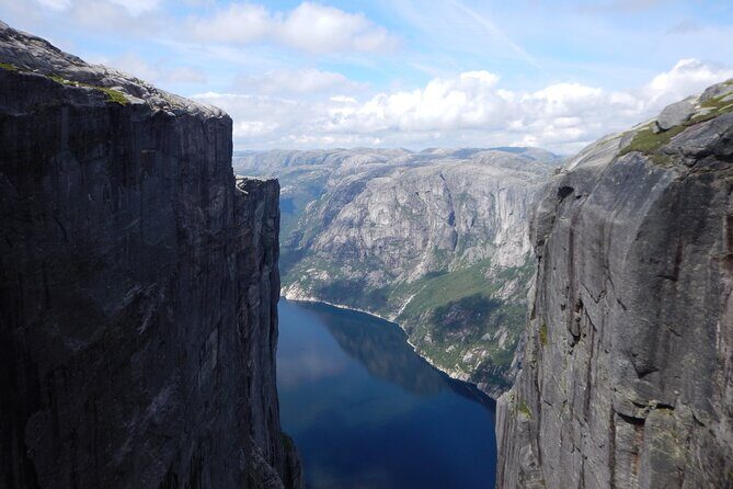 Guided hike to Kjerag and Kjeragbolten - Introduction