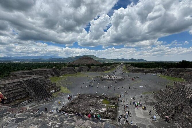 Guided Tour in Area with Cave Breakfast and CDMX Transportation - The Sum Up
