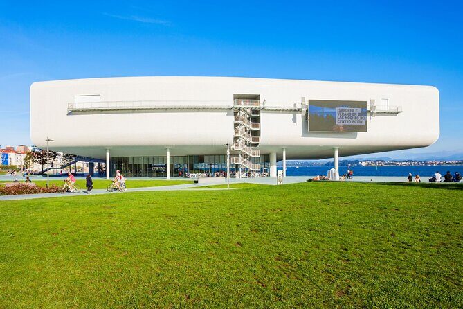 Guided tour in English of the center of Santander - The Sum Up: Who Will Benefit Most?