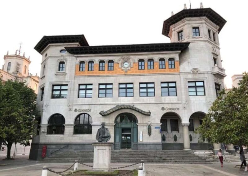 Guided tour in English through the heart of Santander - Experience This Guided Tour in Santander