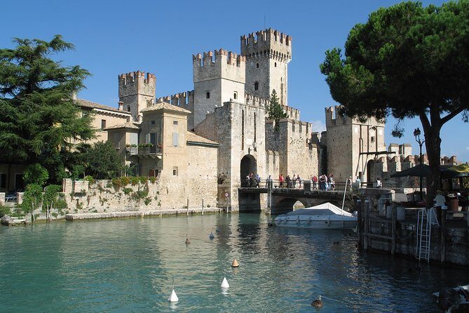 Guided tour in Sirmione with motorboat tour - FAQs