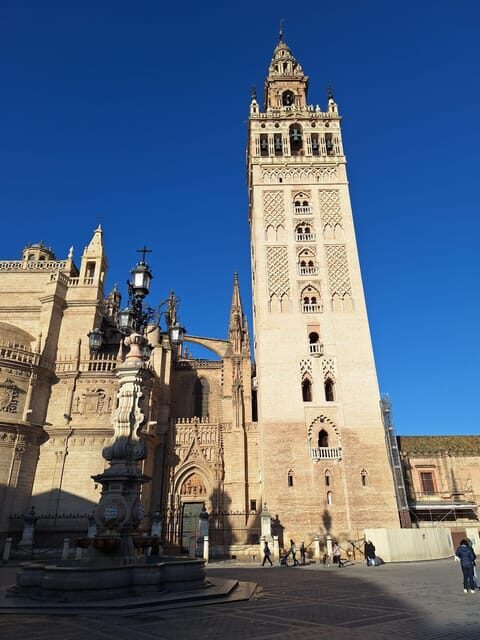 Guided tour in the Cathedral of Seville - The Experience: What You’ll Cover on the Tour