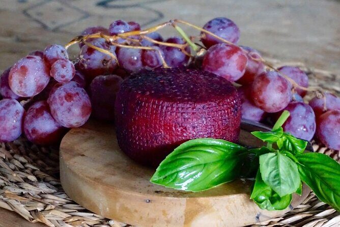 Guided Tour Montesdeoca Cheese Factory - Cheese and Wine Tasting - A Detailed Look at the Montesdeoca Cheese Factory Tour