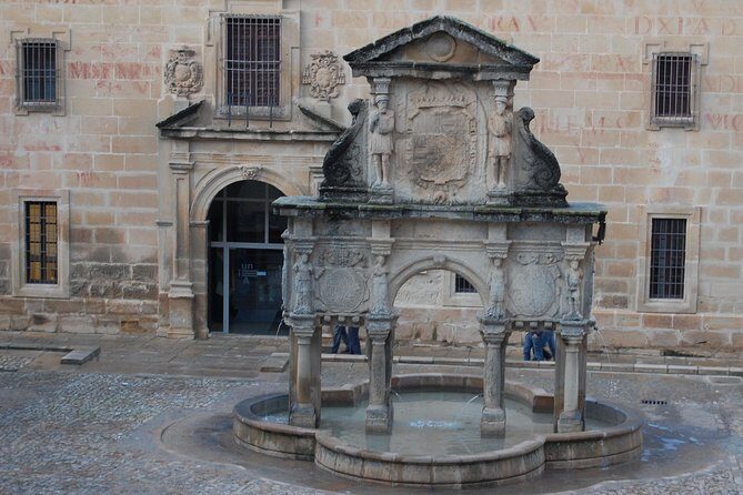 Guided tour of Baeza with entrance Baeza Cathedral - Key Points