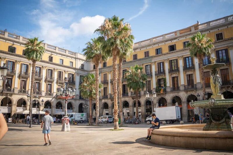 Guided tour of Barcelona in French (Old Town & Instagram spots) - Why We Recommend This Tour