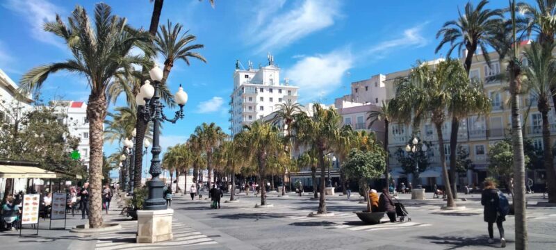Guided tour of Cádiz in Spanish: stories from a local guide - Who Should Book This Tour?