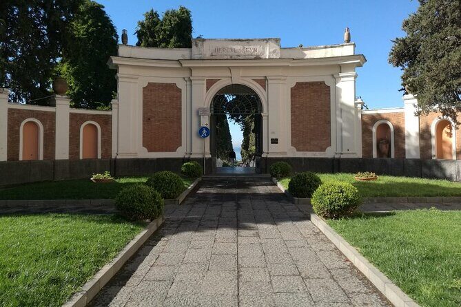 Guided Tour of Herculaneum with Lunch and Ticket Included - Exploring the Itinerary in Detail