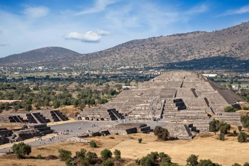 Guided tour of Mexico City: Teotihuacan, Guadalupe, and the Mexica city of Tlatelolco - Exploring Mexico City’s Past: A Complete Guide to the Guided Tour of Teotihuacan, Guadalupe, and Tlatelolco