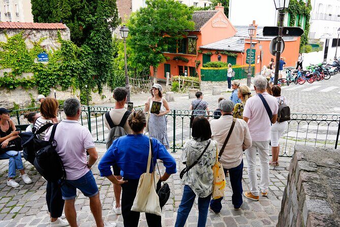 Guided tour of Montmartre in songs with a professional - Key Points