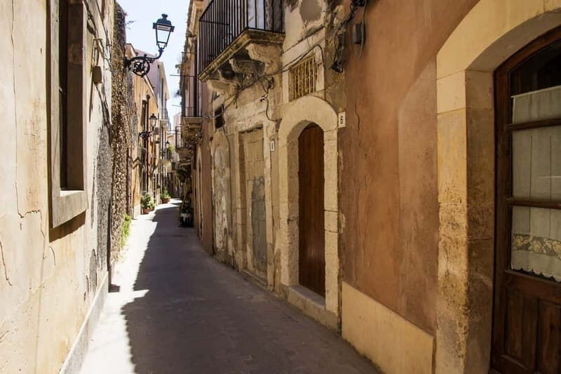 Guided tour of Ortigia with Fish Street Food at the market - Who Will Enjoy This Tour?