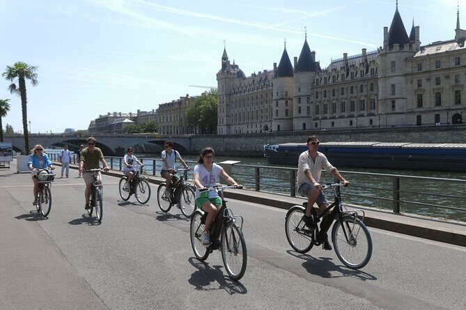 Guided Tour of Paris by Bike - Key Points