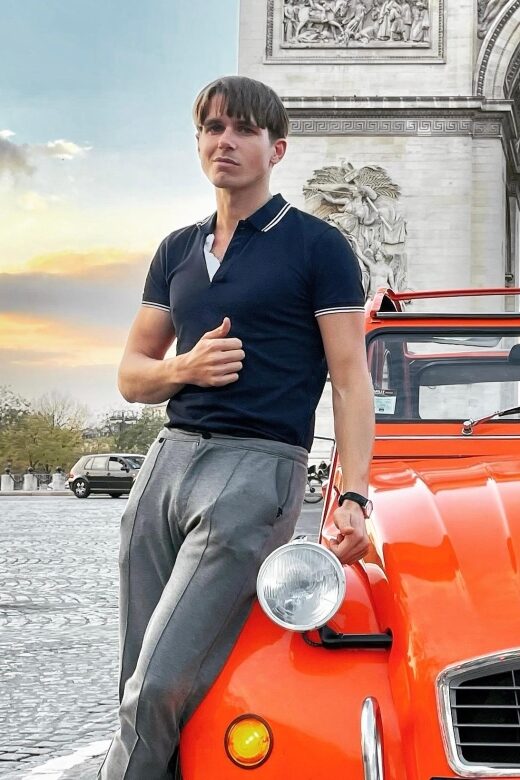 Guided Tour of Paris in Citroën 2CV - Why Choose the Guided Tour of Paris in a Citroën 2CV?