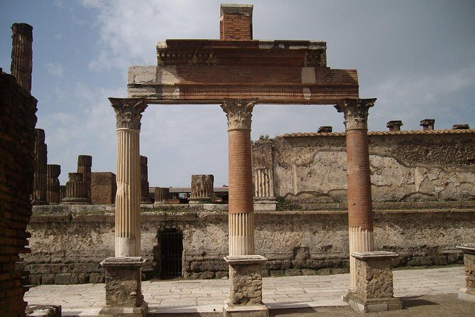 Guided Tour of Pompeii and Herculaneum with Lunch and Ticket - Who Would Love This Tour?