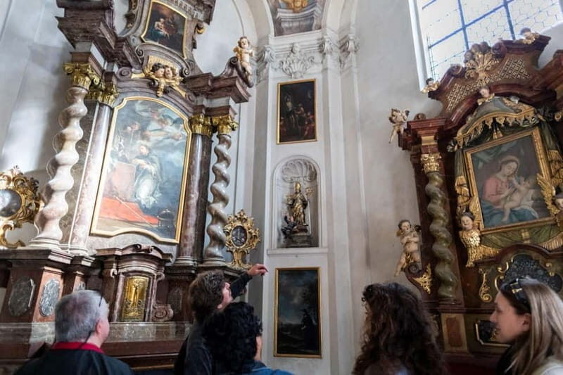 Guided Tour of Prague Castle with Ticket and Transport - FAQ