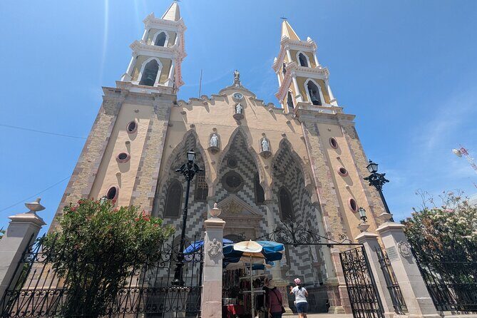 Guided tour of the cathedral and its surroundings - Key Points