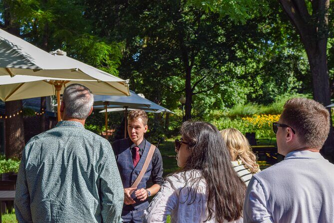 Guided Tour of the Quebec Garrison Club - FAQs