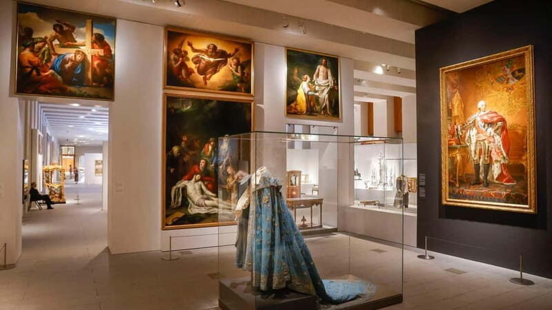 Guided Tour of The Royal Collections Gallery - In-Depth Review of the Guided Tour Experience