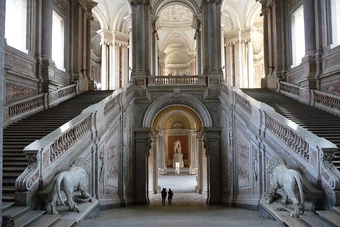 Guided tour of the Royal Palace of Caserta with an art expert - Key Points  