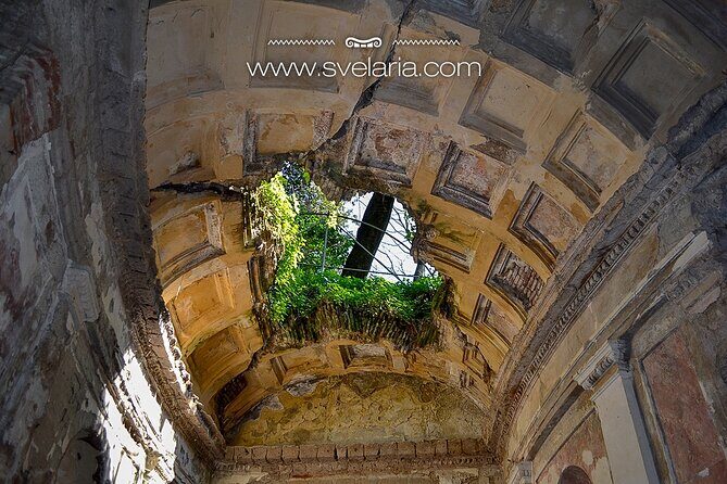 Guided tour of the Royal Palace of Caserta with an art expert - The Value of This Experience