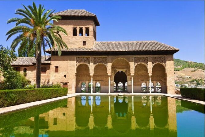 Guided tour to Alhambra with Generalife, Alcazaba and Carlos V - Who Should Consider This Tour?
