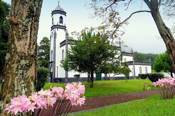 Guided Tour to the Sete Cidades Volcano in São Miguel Azores - Authentic Experiences and Insights from Reviewers