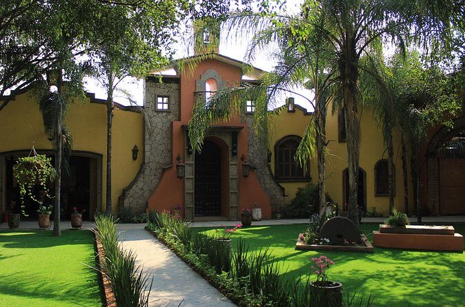Guided Tour with Tasting in Tequilera Hacienda de Oro - FAQ