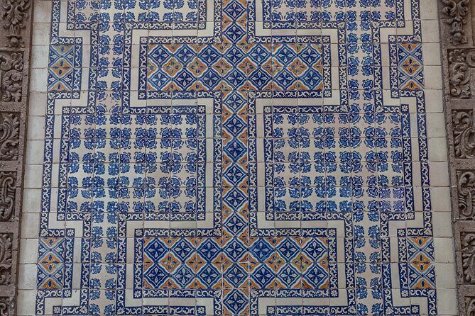 Guided Tour Zócalo to Palaces, Churches and Pyramids - FAQ