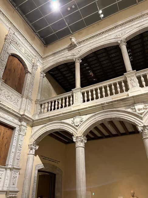 Guided visit of the MET: 2-hour tour in Spanish - Key Points