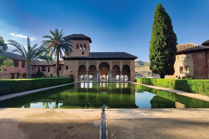 Guided visit to the Alhambra, Nasrid Palaces and Generalife - What Makes This Tour Stand Out?