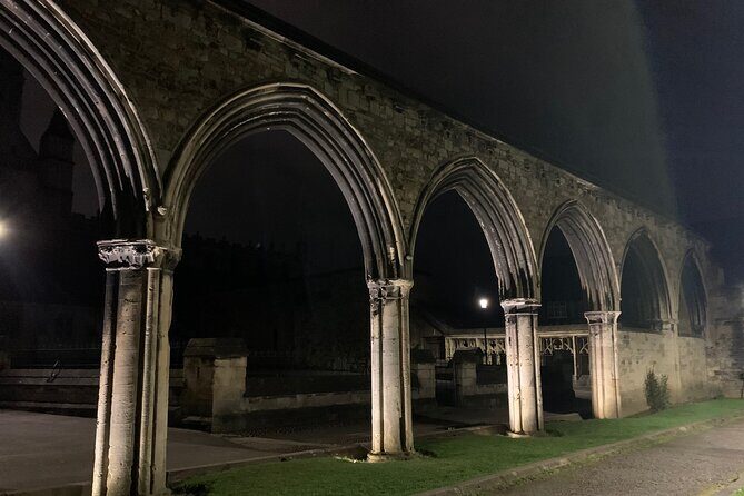 Guided walking tour : Ghosts & Giggles Of Gloucester - The Sum Up