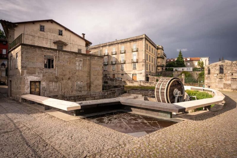 Guimarães: Private Flexible Walking Tour in Historic Center - The Sum Up