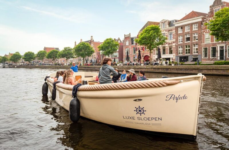 Haarlem: Guided Highlights Canal Cruise on Open Boat - Why This Tour Works Well