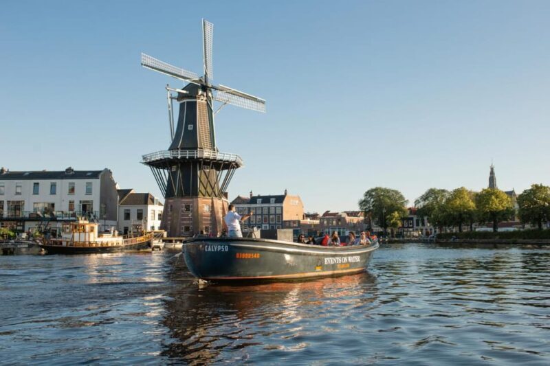 Haarlem: Sightseeing Boat Tour with Snacks and Drinks - Key Points
