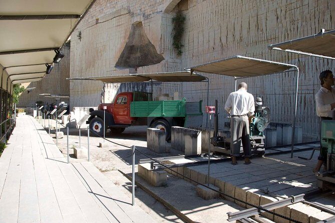 Hagar Qim temple (UNESCO) and Limestone Heritage guided tour - Transportation & Group Size