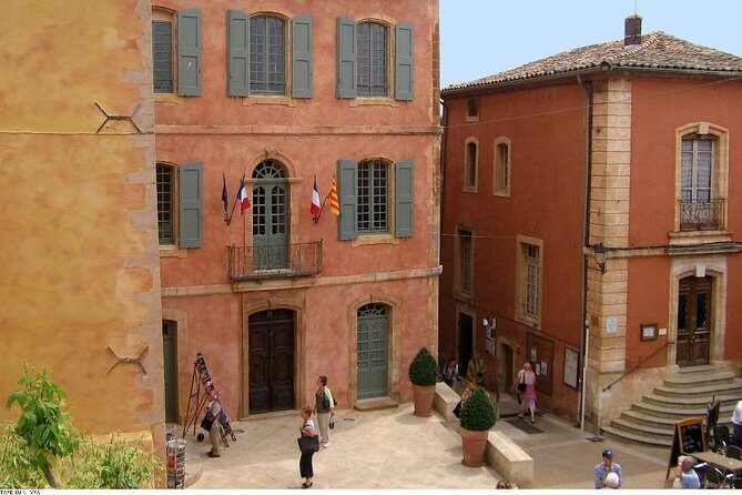 Half Day Hilltop Villages of Luberon Tour from Avignon - Key Points