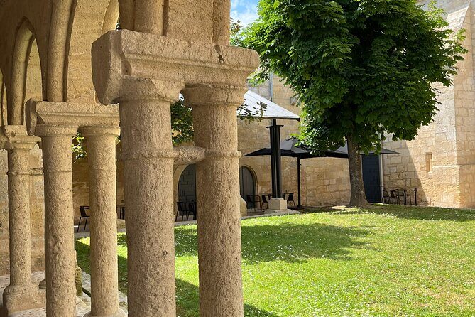 Half day in Pomerol and Saint Emilion in a classic car - A Detailed Look at the Tour Experience