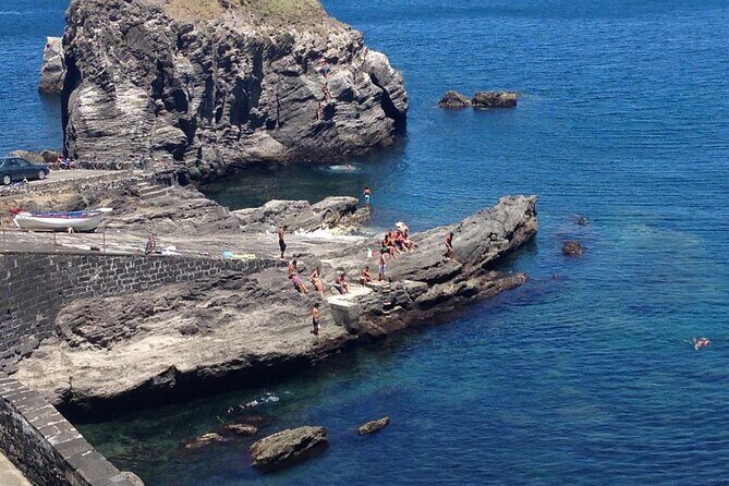 Half-Day Jeep Adventure: Unexplored Landscapes & Lagoa do Fogo - Who Should Book This Tour?