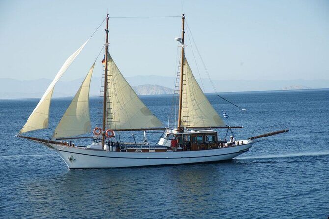 Half Day Milos Kleftiko Boat Tour-Freedom - An in-depth look at the Milos Kleftiko Boat Tour