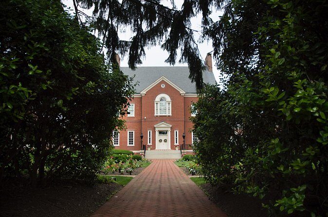 Half Day Private Bus Tour of Annapolis Up to 13 people - FAQ