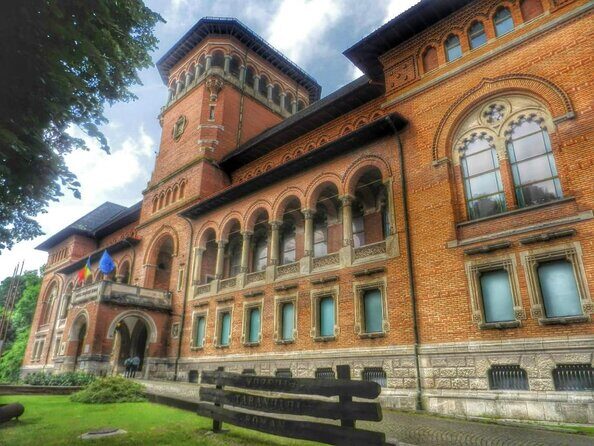 Half-Day Private Sightseeing Tour of Bucharest and its Surroundings Package - Exploring the Best of Bucharest and Its Surroundings: A Detailed Review