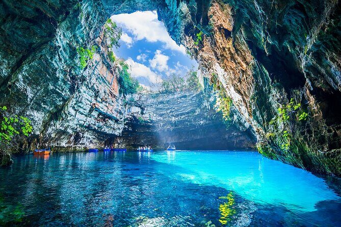 Half Day Private Tour Melissani, Drogarati & Myrtos Beach - Starting with Drogarati Cave: Nature’s Underworld Wonder