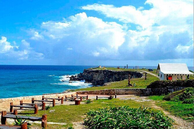 Half Day Sailing at Isla Mujeres from Cancun & Playa del Carmen - Food and Drinks