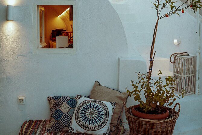 Half-Day Traditional Micro Restaurant in Santorini - The Experience: What to Expect from Start to Finish  