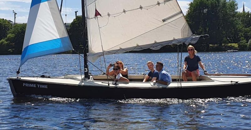 Hamburg: 1.5-Hour Sailing Sightseeing Tour on Aussenalster - Authenticity and Unique Experiences