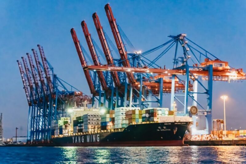 Hamburg: 1.5h Grand Harbor Evening Lights Cruise - Who Will Love This Experience?  